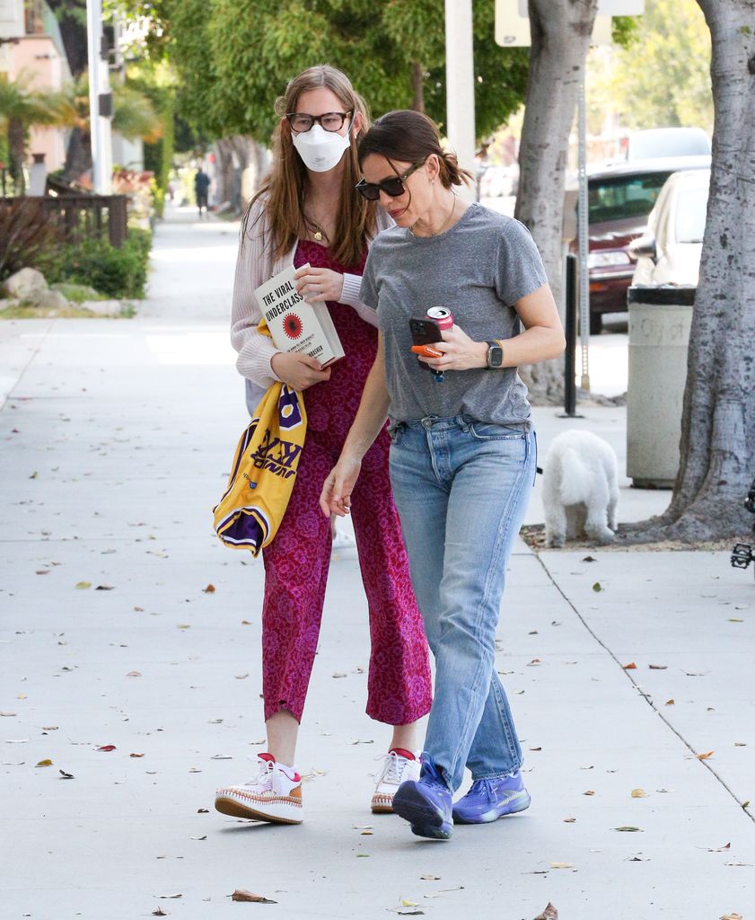 How Ben Affleck and Jennifer Garner's daughter Violet is surpassing her ...