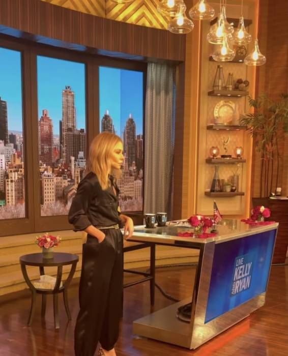 Kelly Ripa makes live blooper as she hosts show without Ryan Seacrest ...