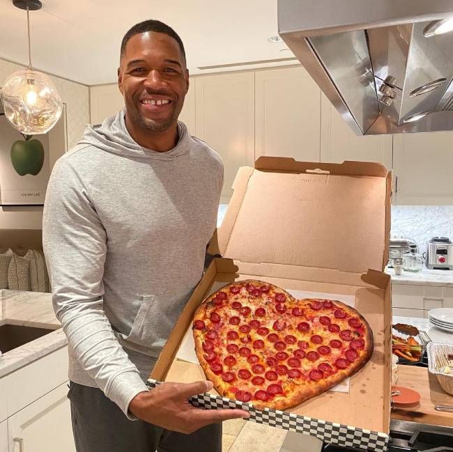 GMA's Michael Strahan opens the doors into his jaw-dropping Manhattan ...