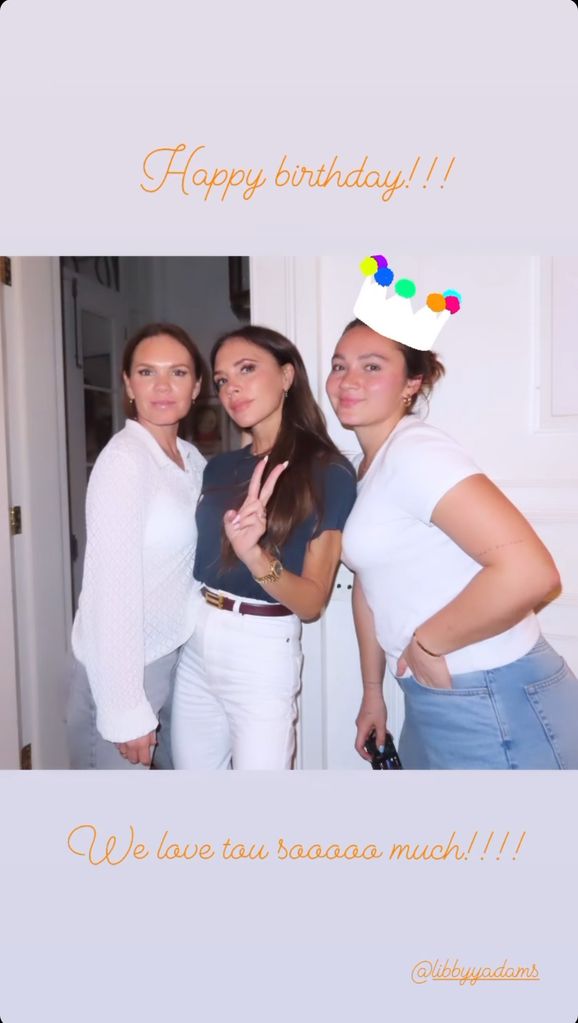 Victoria Beckham shares incredible photo alongside lookalike sister ...