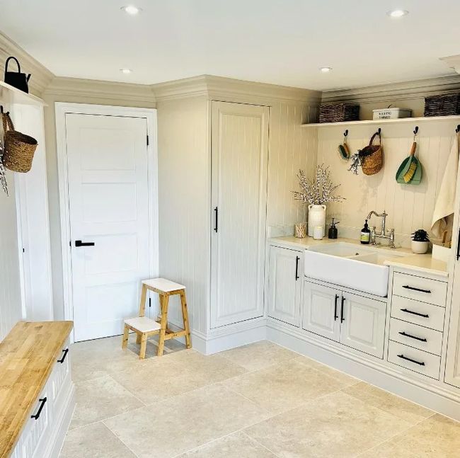 Mrs Hinch claps back to fan after critique of latest cleaning video ...