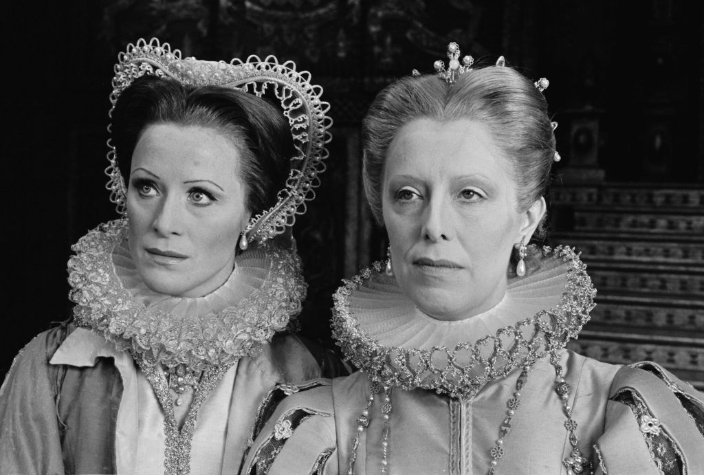 Call The Midwife star Judy Parfitt is unrecognisable with long hair in ...