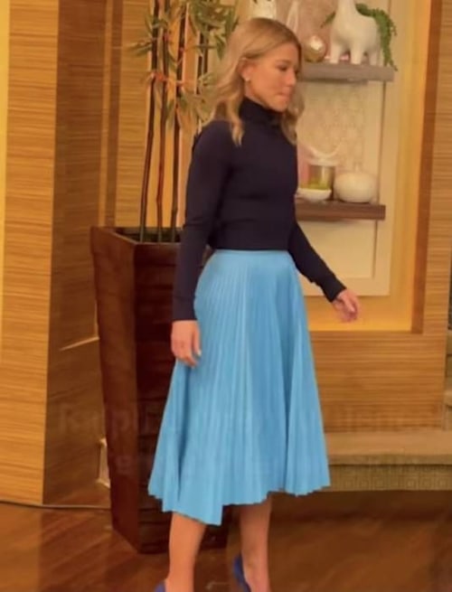 Kelly Ripa's edgy blue leather skirt sends fans wild | HELLO!