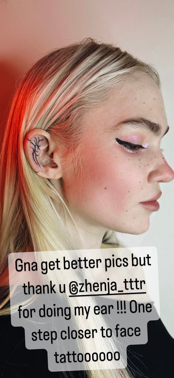 Elon Musk's ex-girlfriend Grimes debuts face tattoo to shocked fans ...