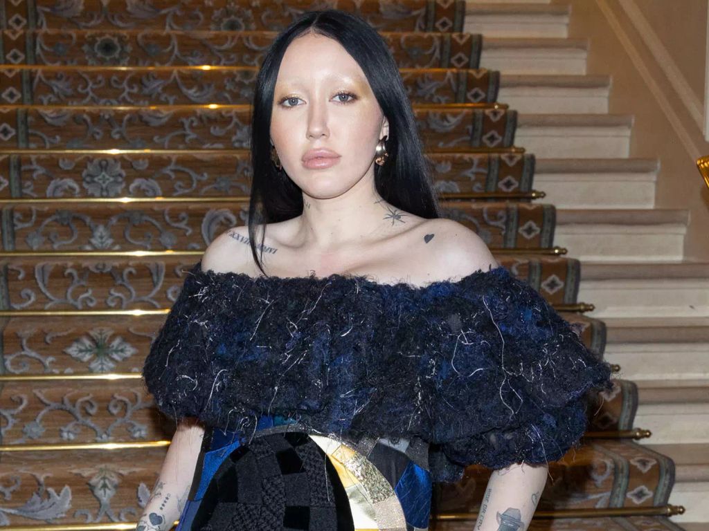 Billy Ray Cyrus left 'crying' over daughters Miley and Noah as he gets ...