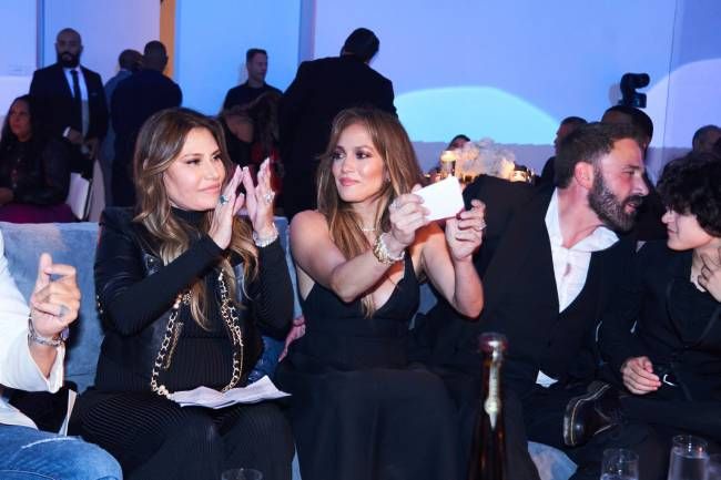 Jennifer Lopez and Ben Affleck step out for somber night as they mourn ...