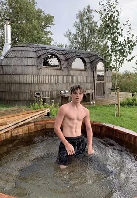 David and Victoria Beckham's incredible pool at £6.2 million Cotswolds ...