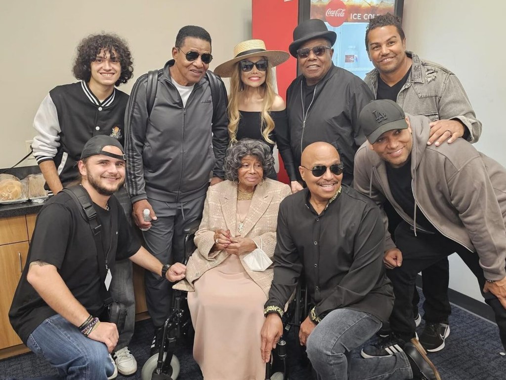 Michael Jackson's kids Paris and Bigi come together for emotional ...