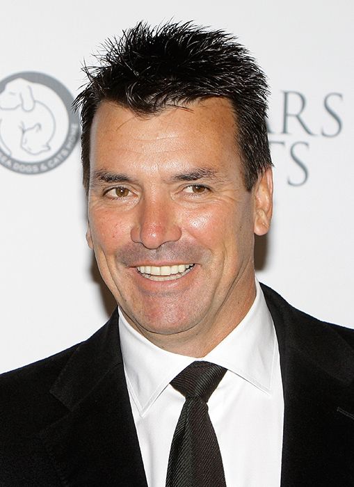 Simon Cowell's surprisingly large family of five siblings – rare photos ...