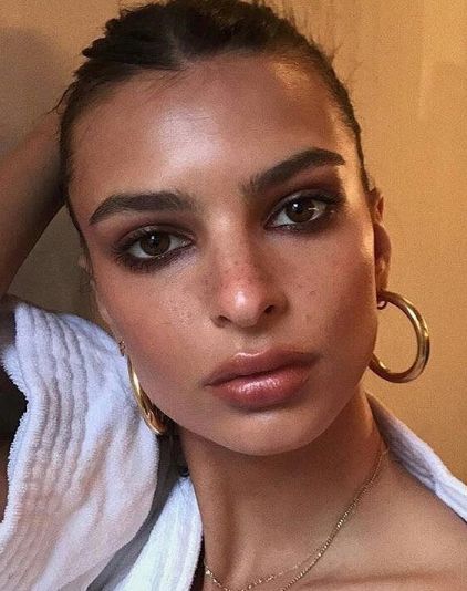 The £9 secret behind Emily Ratajkowski’s famously plumped lips | HELLO!