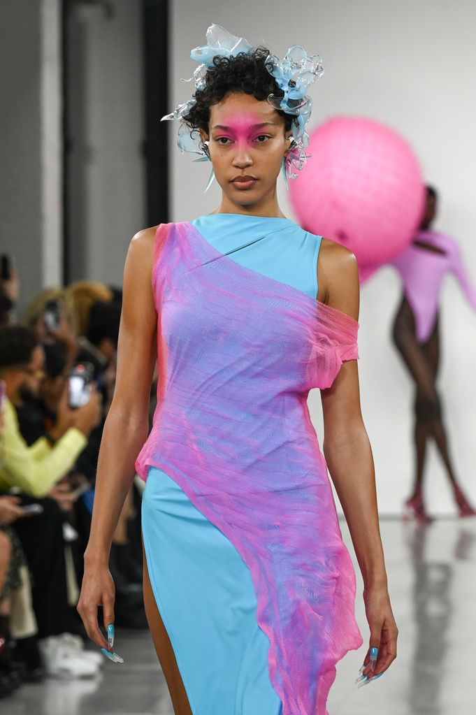 Rita Ora just started the bizarre 'monobrow' makeup trend | HELLO!