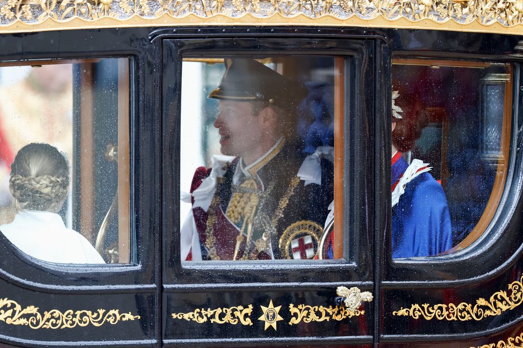 Prince William and Kate Middleton's royal first! Royals enjoy carriage ...