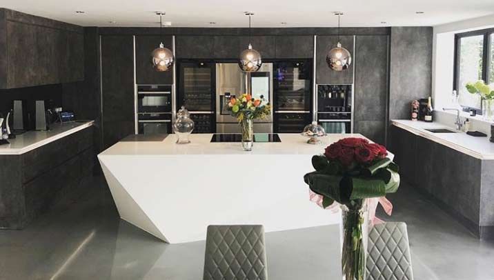 30 astounding celebrity kitchens: JLo, Amanda Holden, Stacey Solomon ...