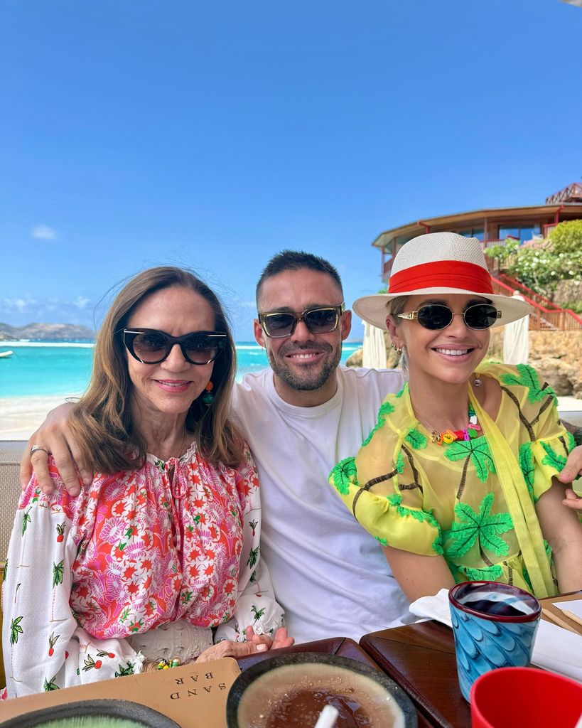 Pippa Middleton's £173k private getaway to 'bond' with famous sister-in ...