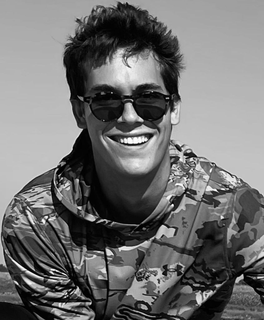 Meet Elle Macpherson's towering model sons Flynn and Cy - best photos ...