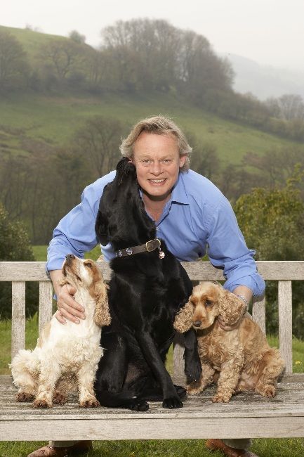 Doc Martin star Martin Clunes reveals hidden tribute to late family ...