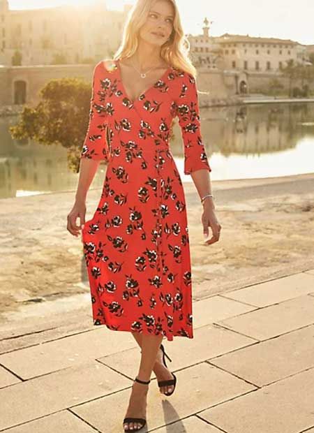 Countdown's Rachel Riley wows in the most striking floral mini dress ...