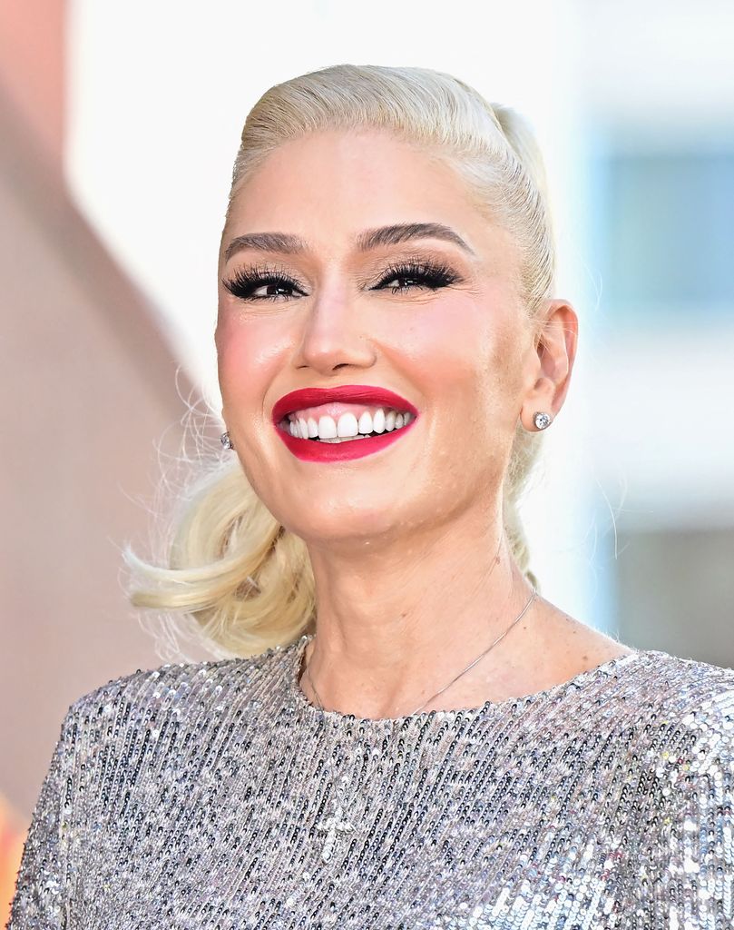 Gwen Stefani looks half her age at 54 - eternally ageless secrets ...