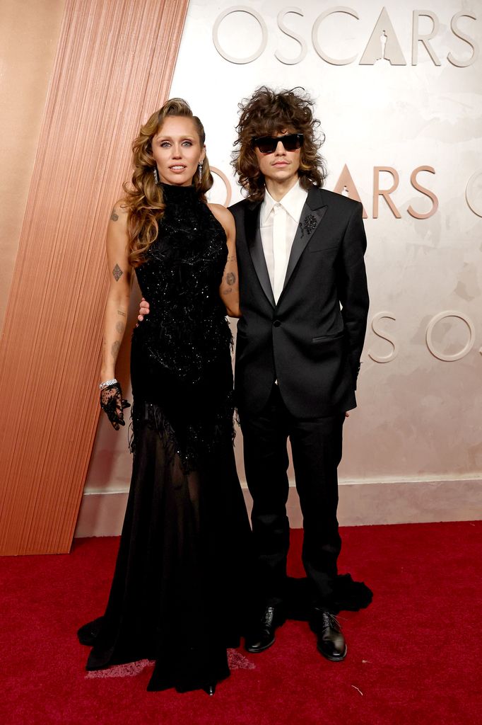 Oscars 2025: Kelly Ripa in cut-out dress and husband lead the stylish ...