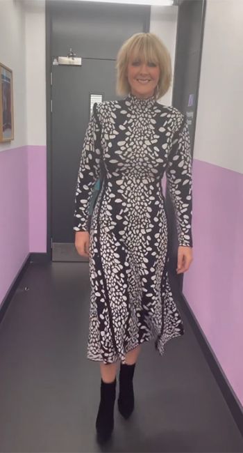 Loose Women's Jane Moore surprises in unique figure-flattering bodycon ...