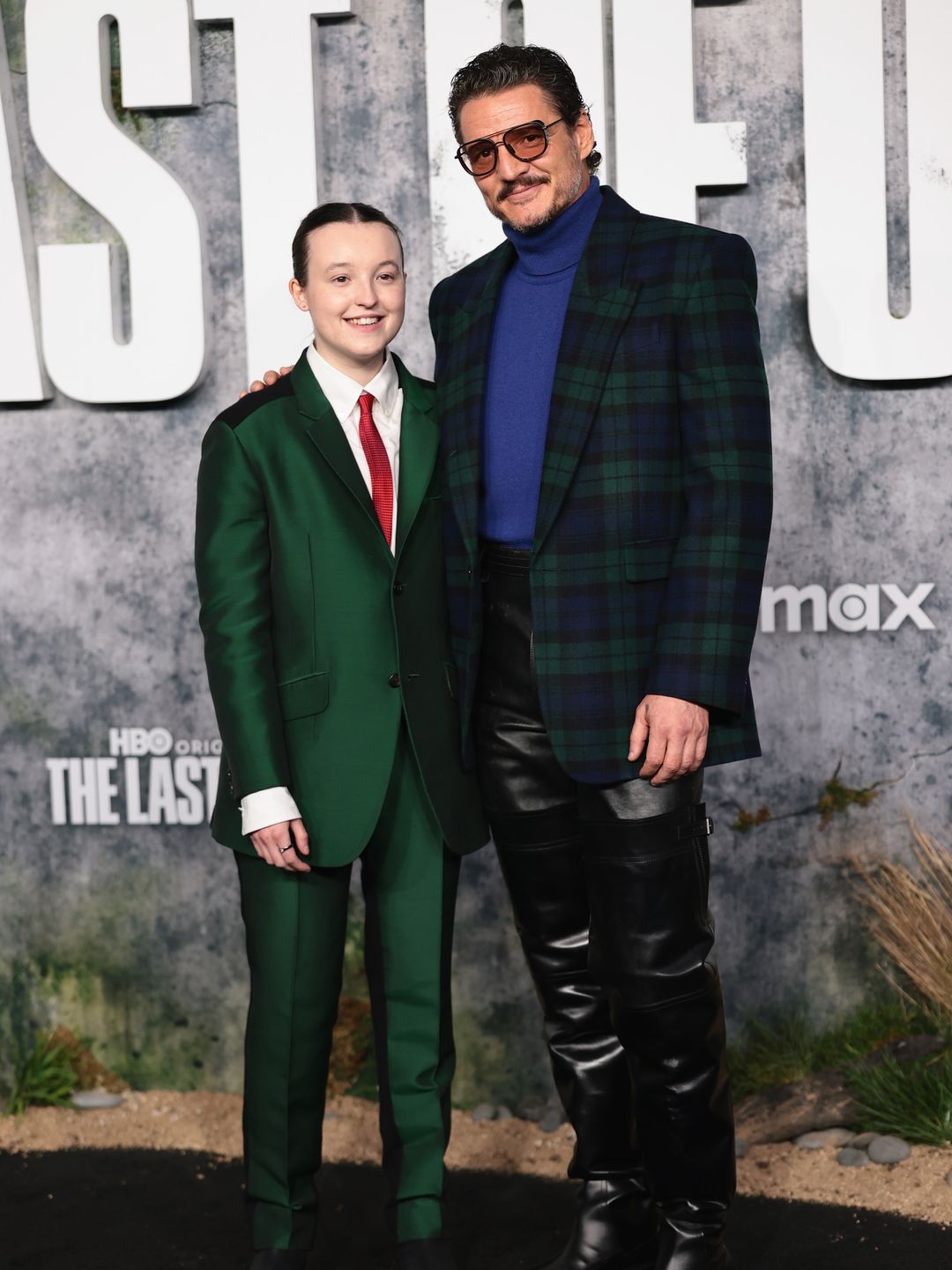 Pedro Pascal rocks thigh-high leather boots and our jaws are on the ...