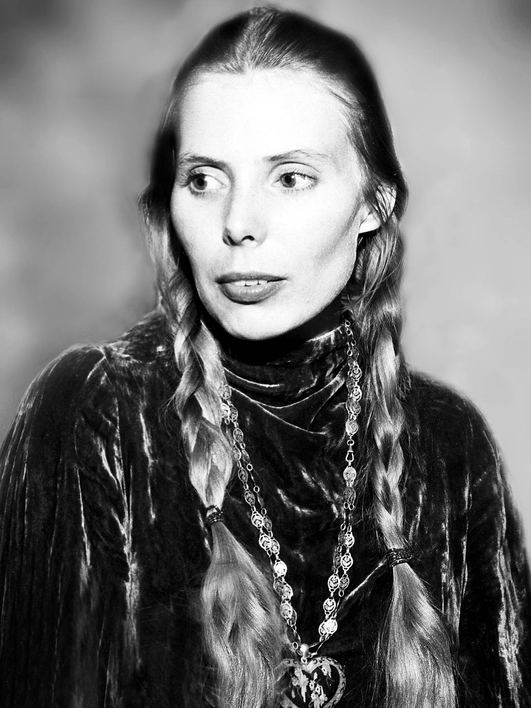 The most iconic 70s hairstyles of all time: from the feathered cut to ...