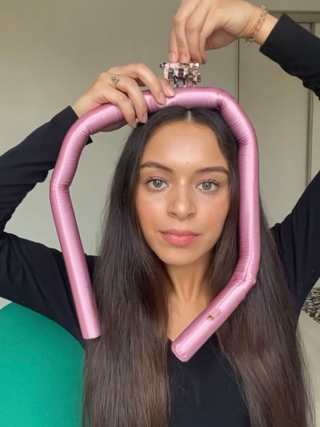 How to use heatless curlers properly according to a celebrity ...
