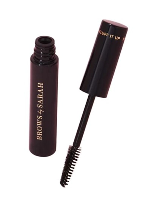 How to bleach your eyebrows at home according to an expert | HELLO!