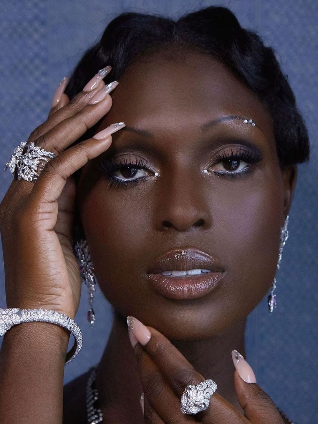 90s-style ultra-thin brows are making a beauty comeback | HELLO!