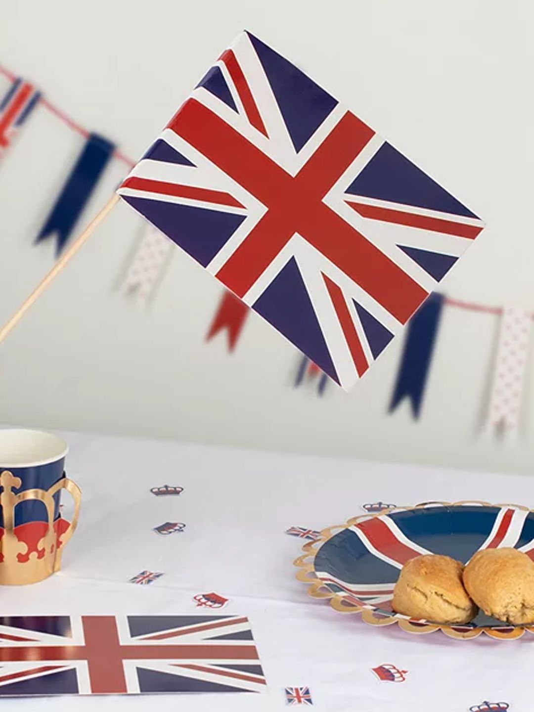 How to plan a chic Coronation party and what you need to buy - shop now ...
