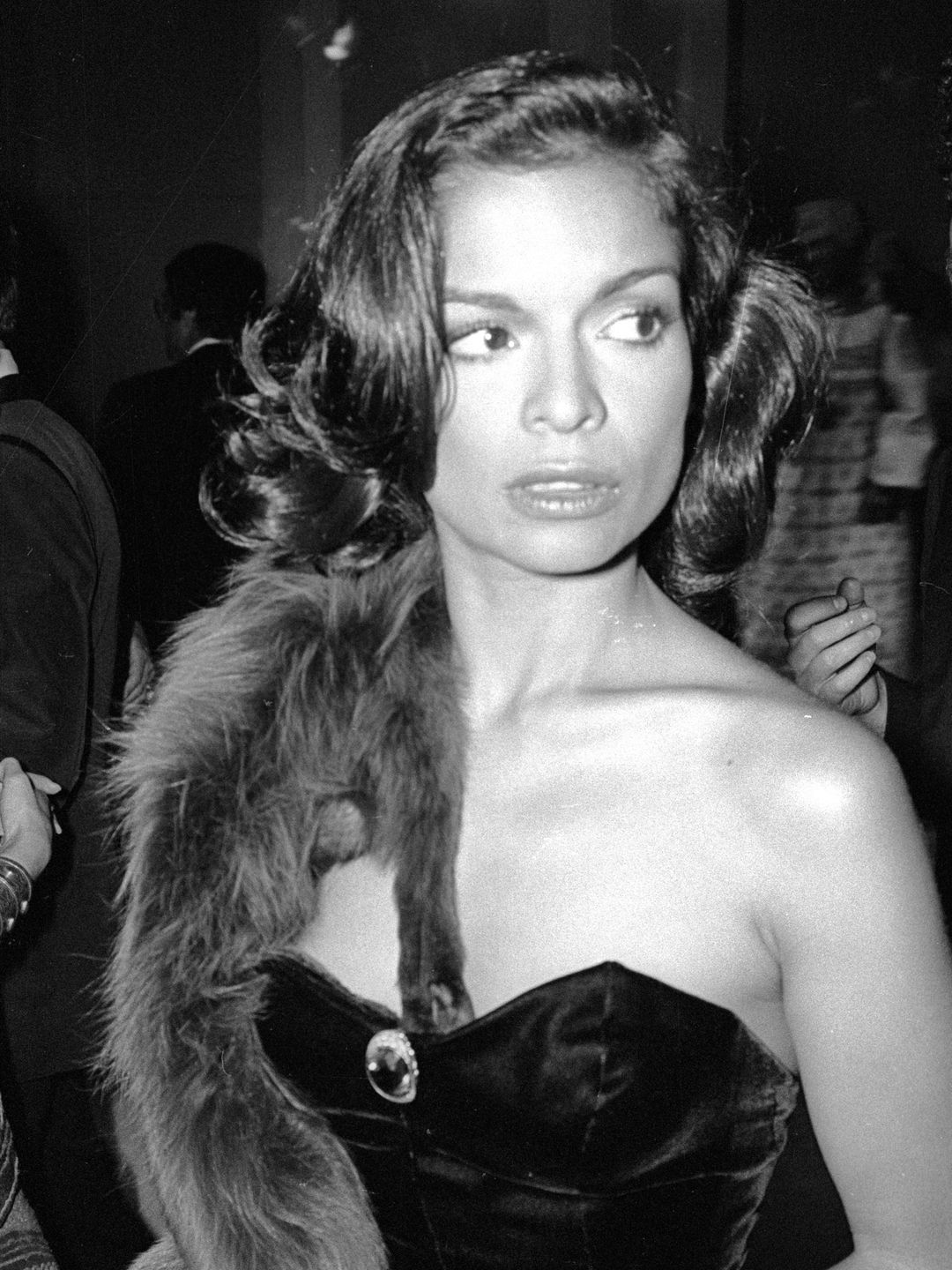 The most iconic 70s hairstyles of all time: from the feathered cut to ...