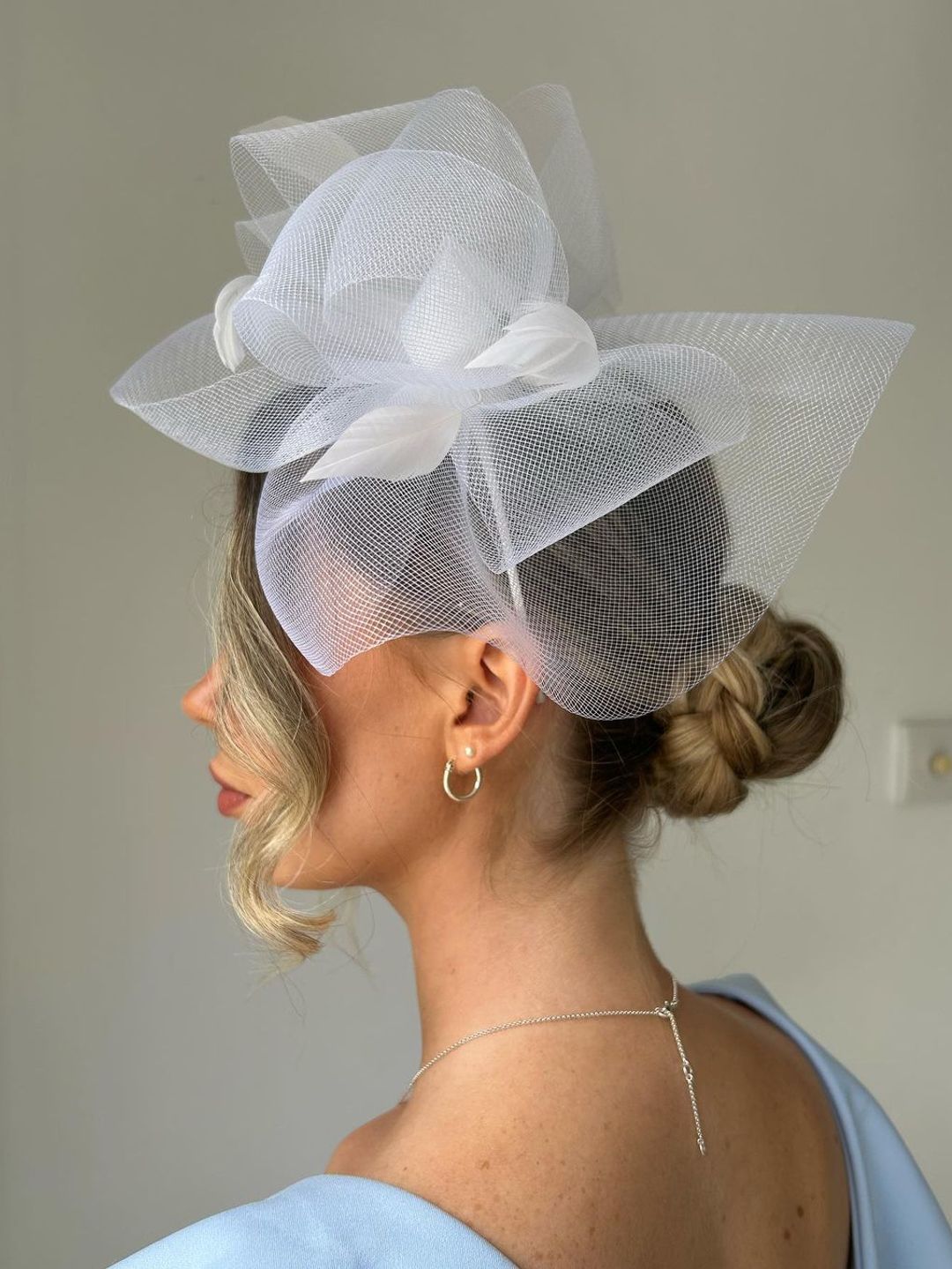 Gorgeous race-day hairstyles you can style under a fascinator or hat ...