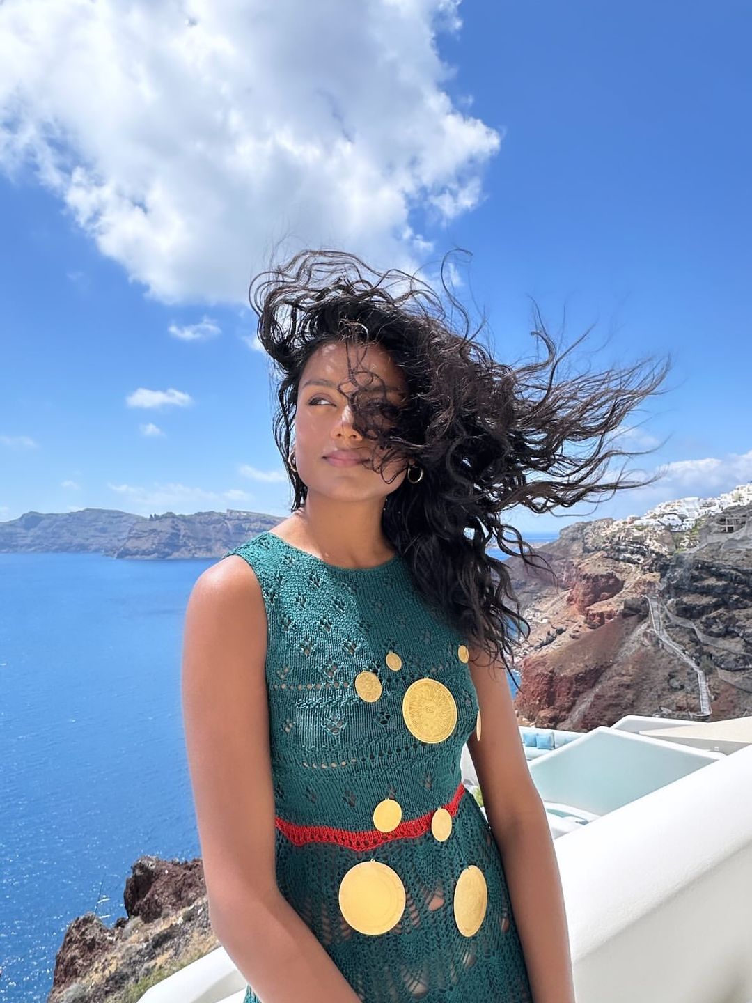 Emily Ratajkowski just showed us the cool-girl way to wear crochet | HELLO!