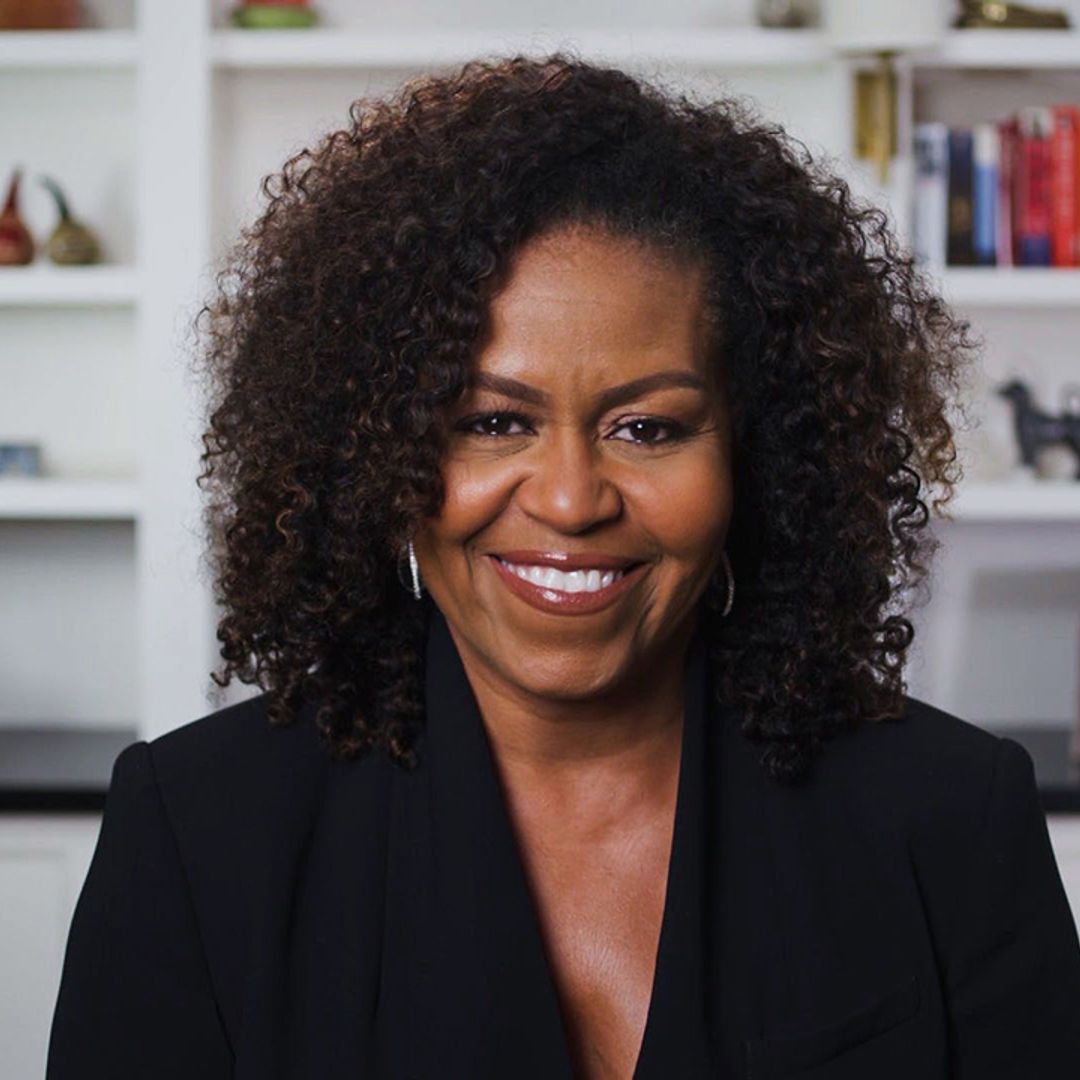 Michelle Obama looks so much like daughter Malia in remarkable ...