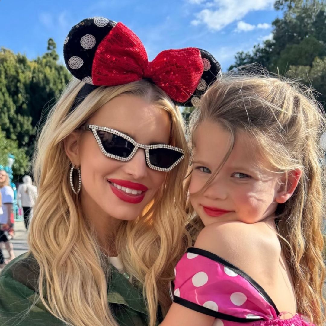 Jessica Simpson: news, photos, pregnant, baby, shows and more...