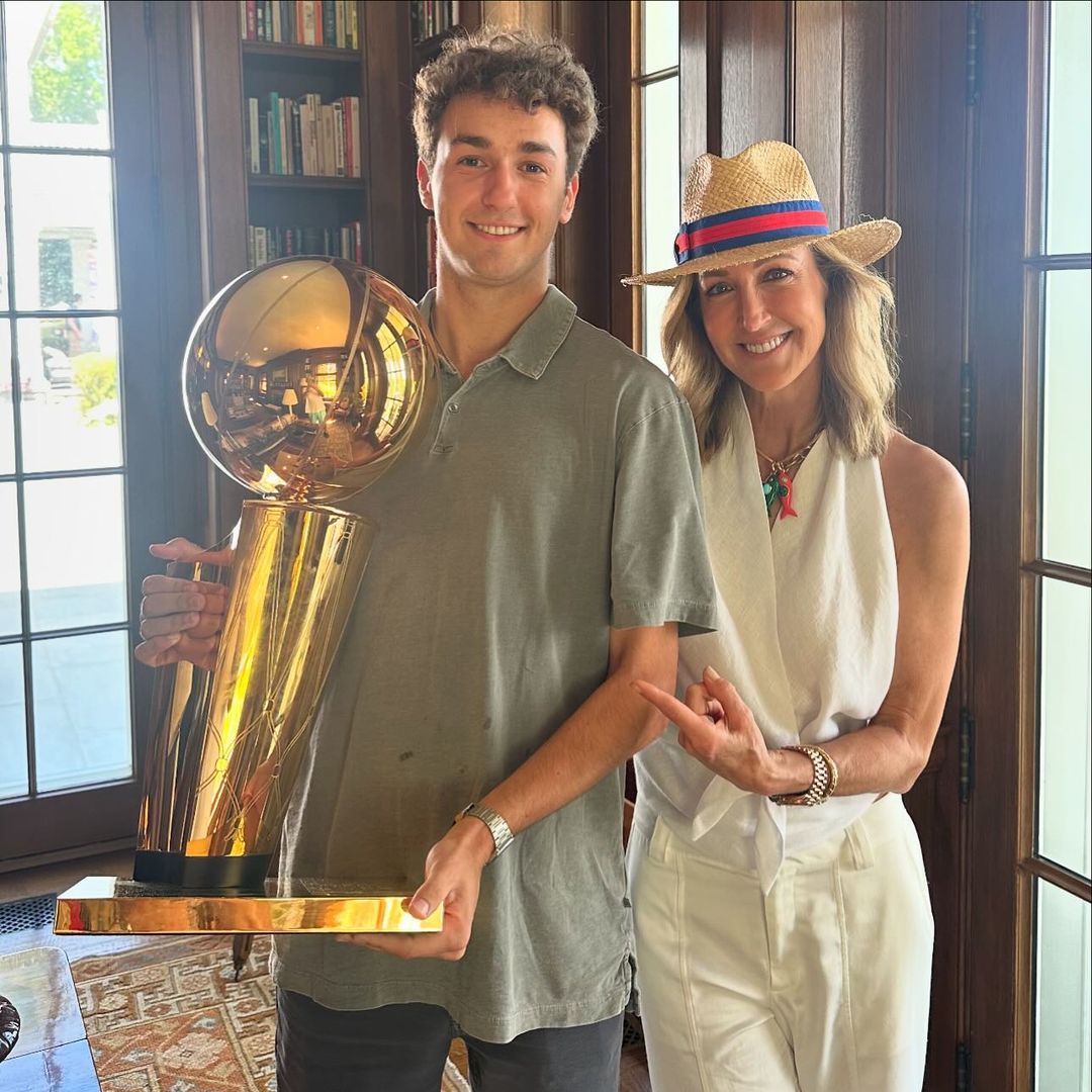 Julia Roberts, Joanna Gaines, Kelly Ripa and more of the proud celebrity moms with kids ...