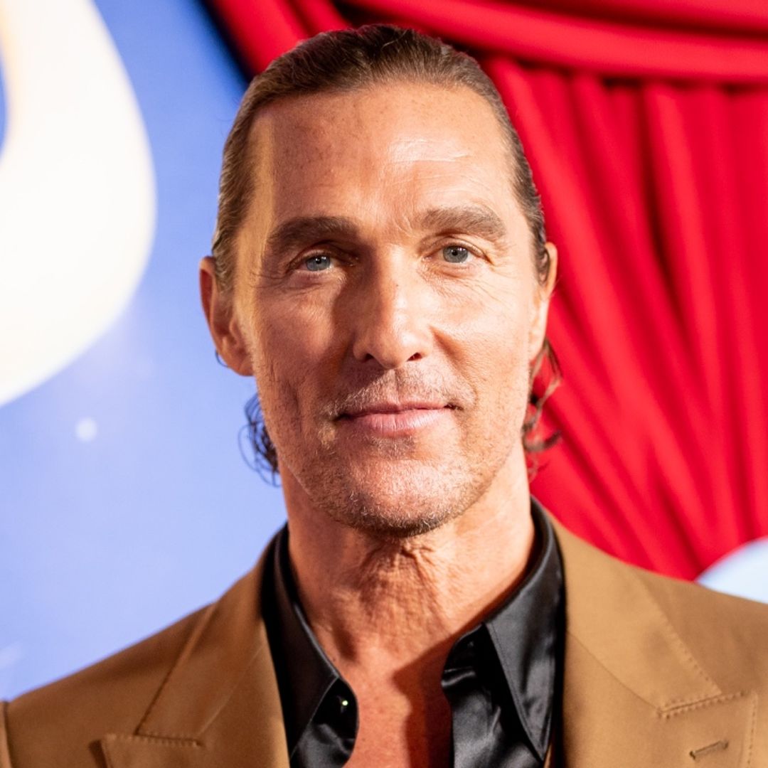 Matthew McConaughey's lookalike son, 14, almost towers over his parents ...