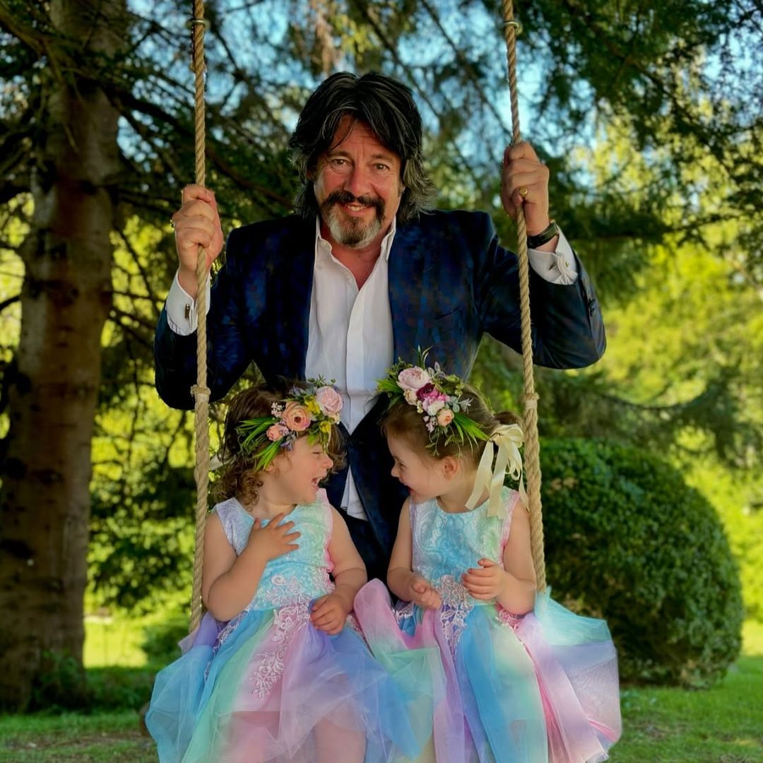 Laurence Llewelyn-Bowen's incredible home is fit for royalty - see ...