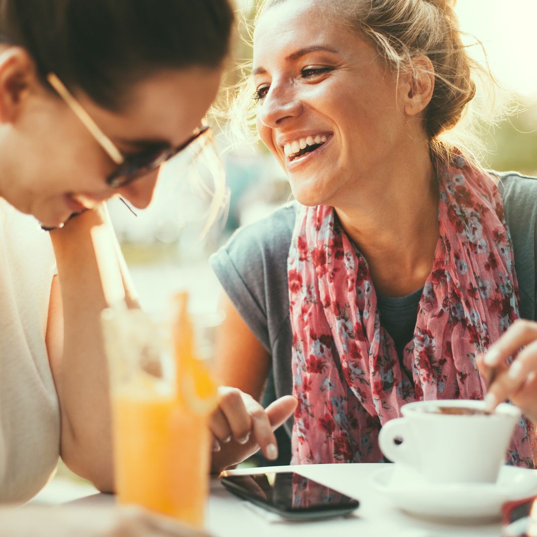 Hello Happiness - HELLO!