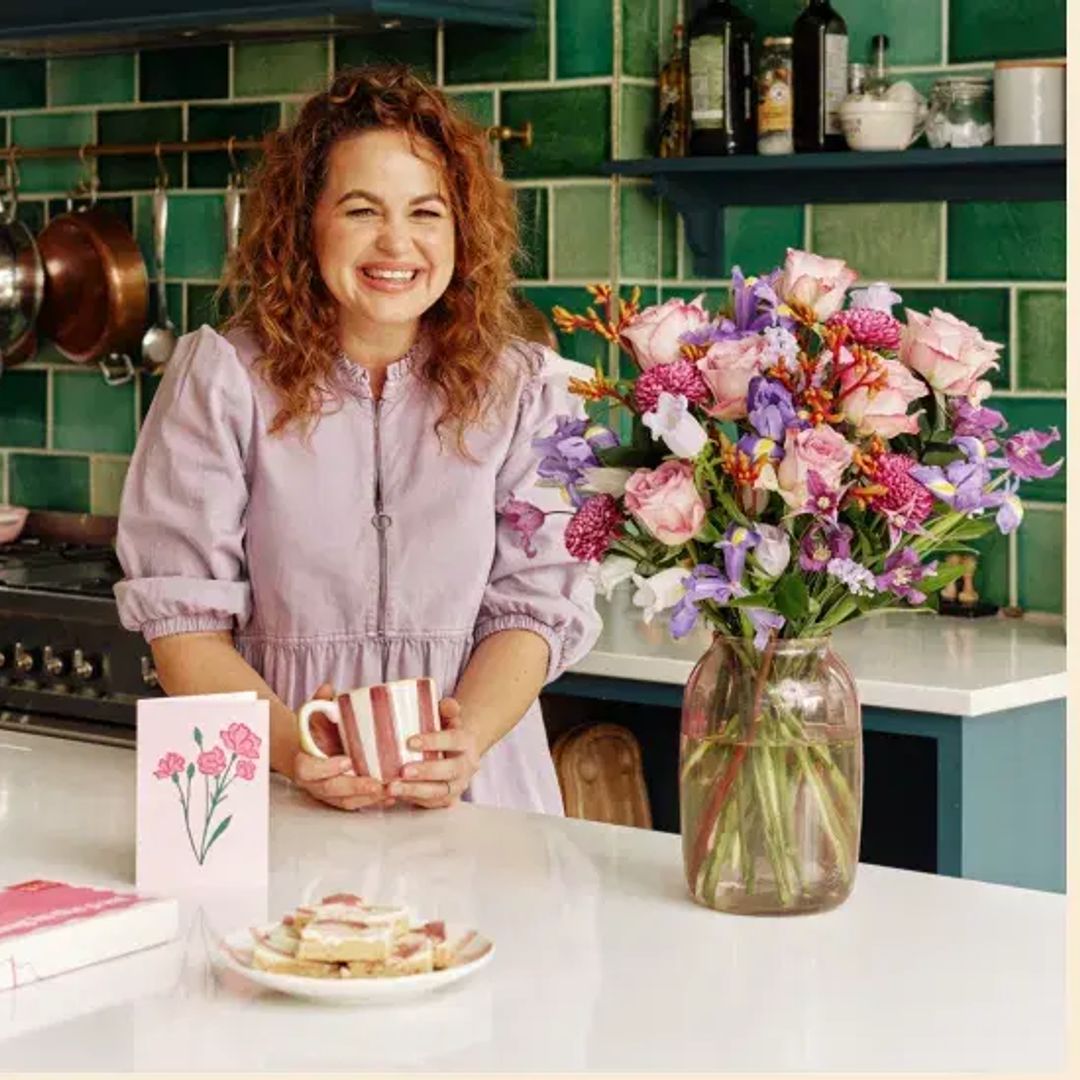 Katy Perry is all legs in micro mini dress and knee-high boots – and ...