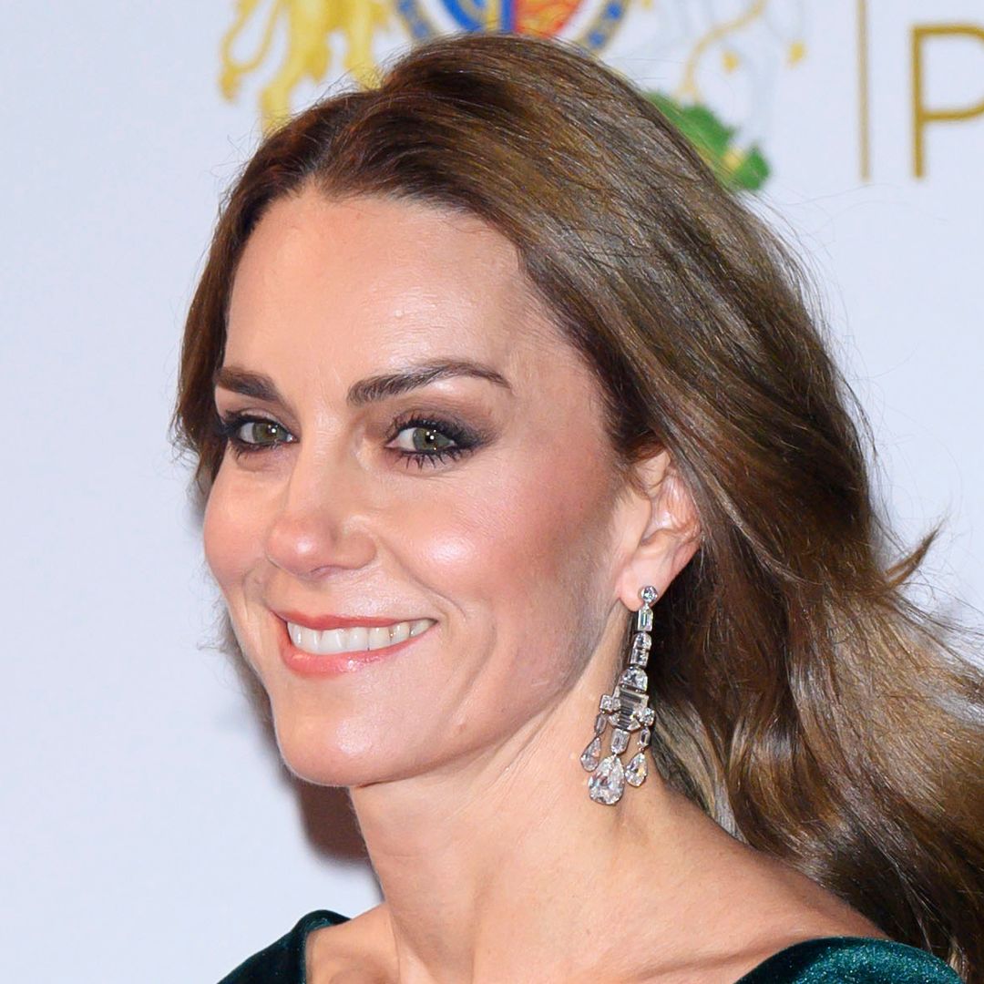 Kate Middleton caught on camera hugging Jessie J after shared cancer ...