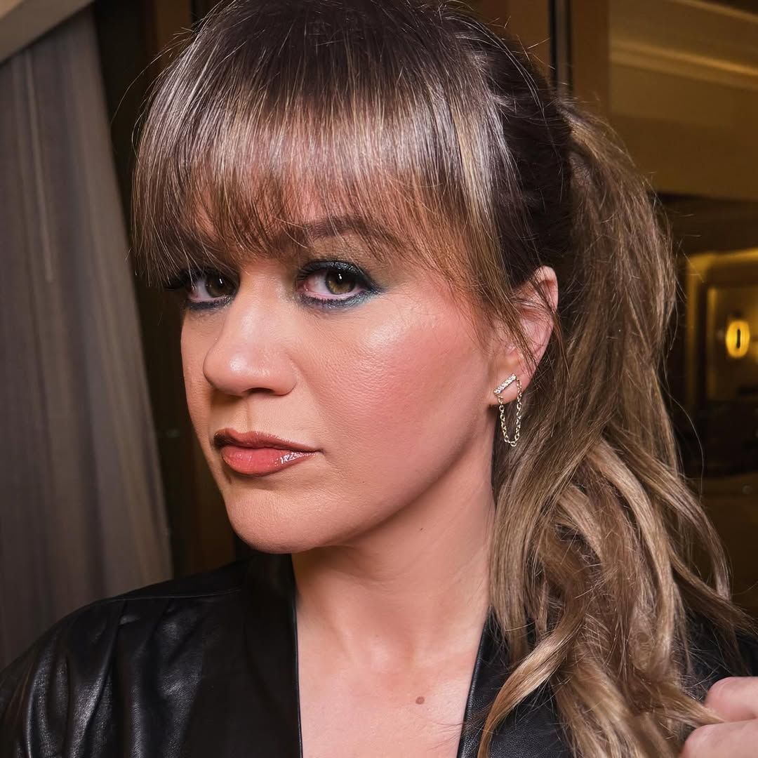 Kelly Clarkson: Latest News, Pictures & Videos - HELLO!