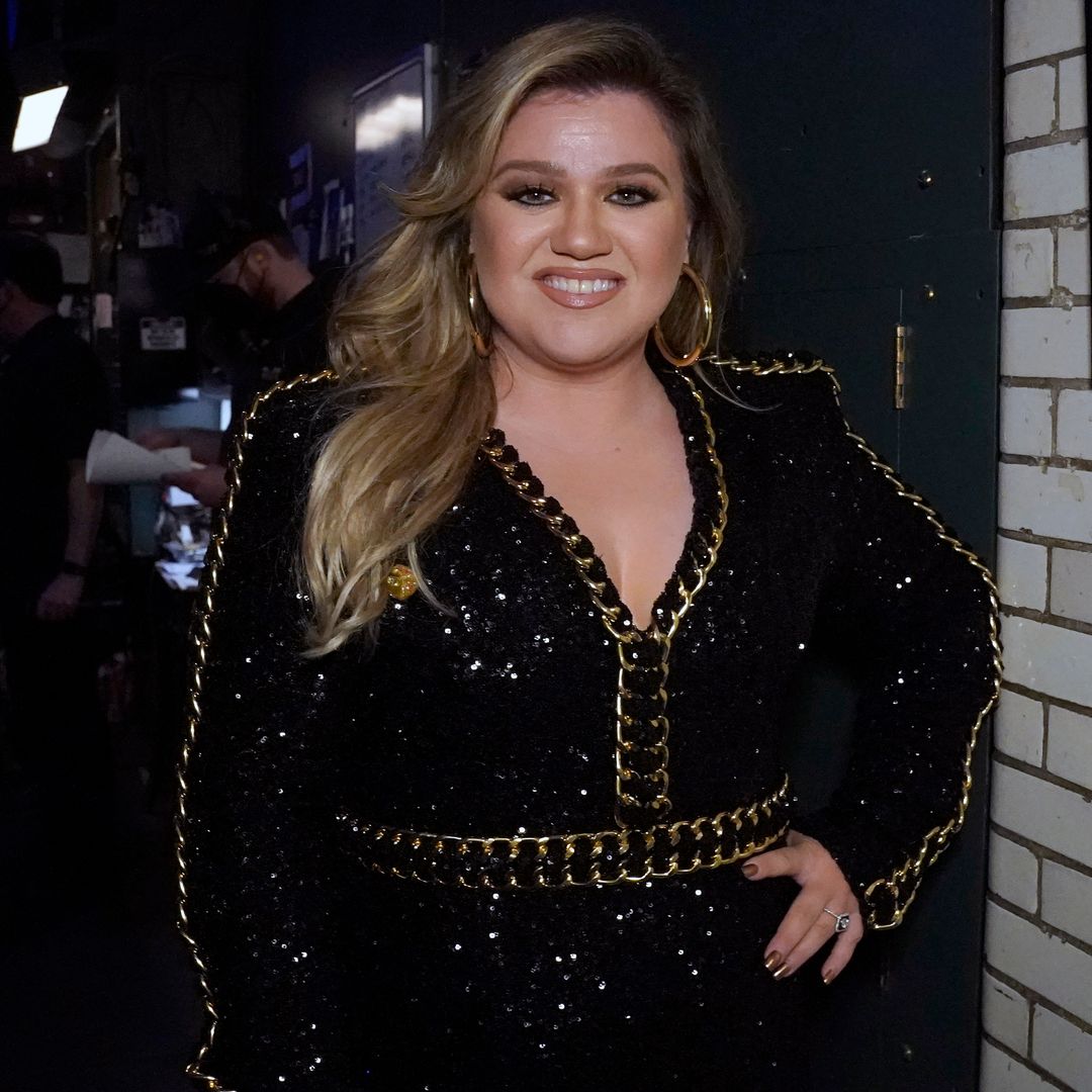 Kelly Clarkson debuts unexpected new hair transformation following ...