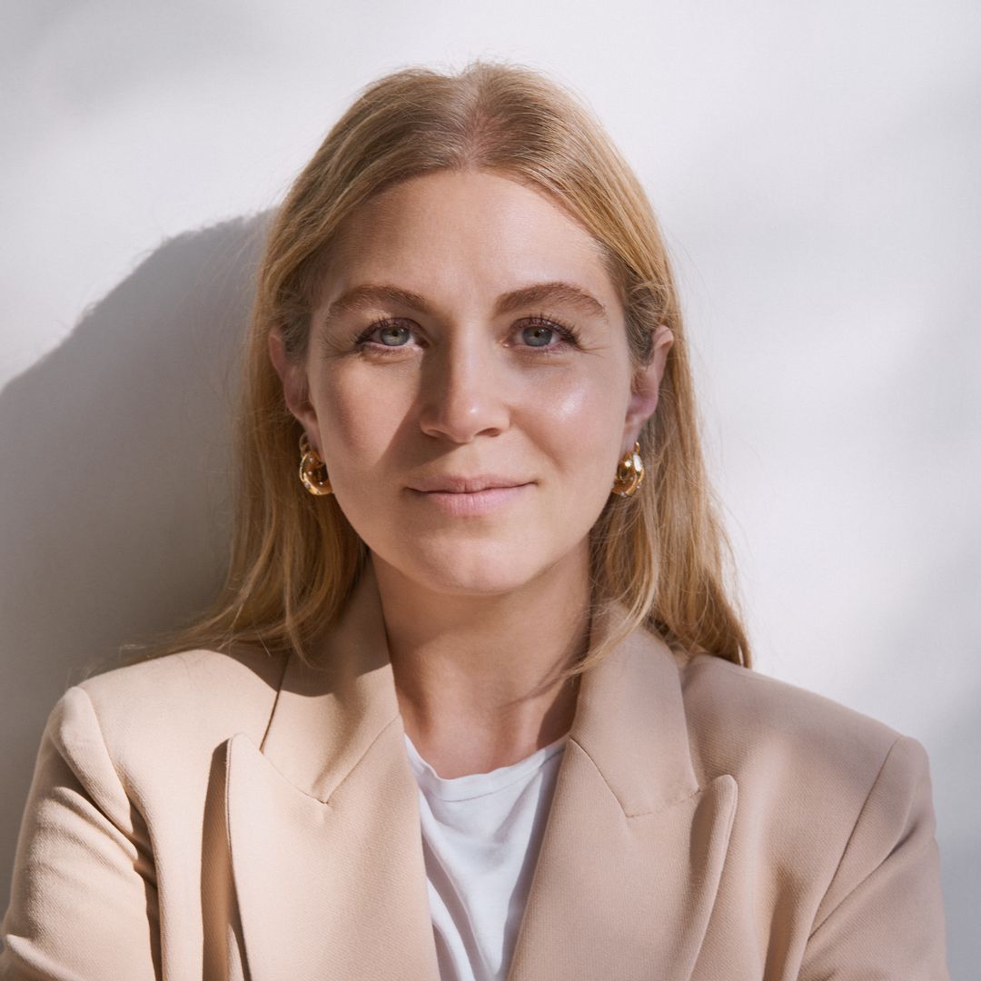 Hello Happiness: your ultimate guide to a more optimistic life