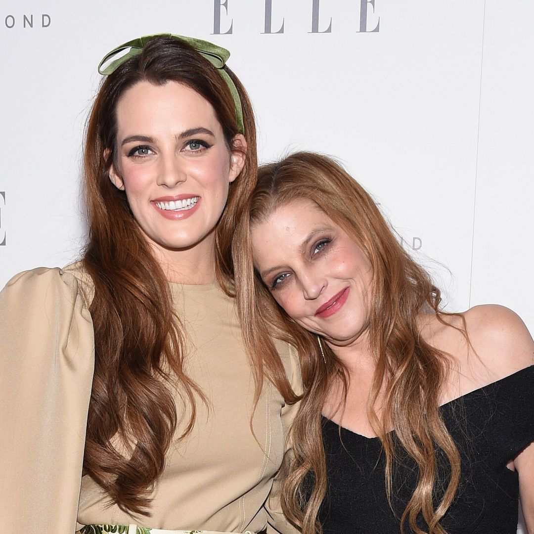 Heartbreaking Photo Of Lisa Marie Presley Following Shock Death Shows Star Paying Tribute To