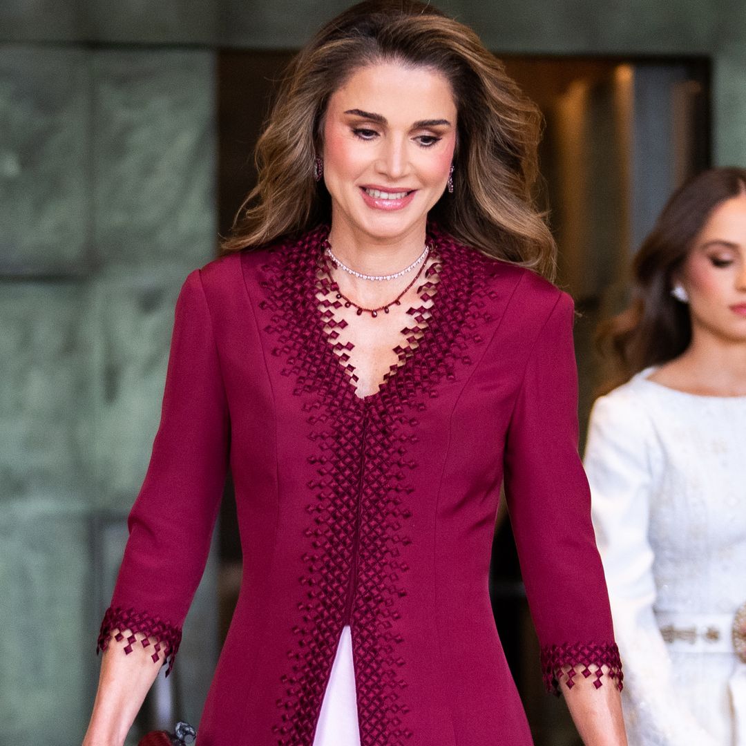 Queen Rania, 52, spellbinds in waist-cinching pantsuit and epic heels ...