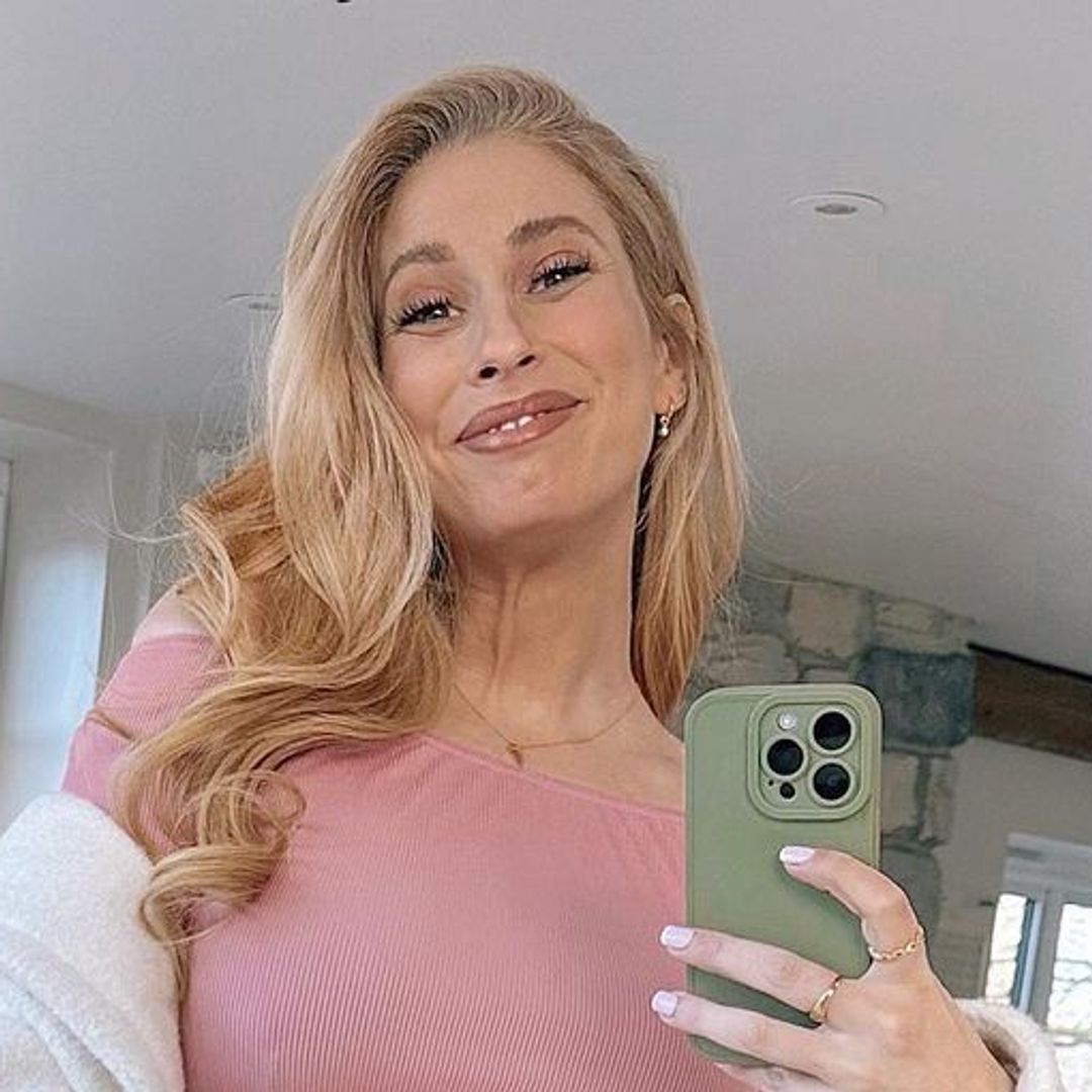 Stacey Solomon reveals unconventional way of making her bed - watch ...