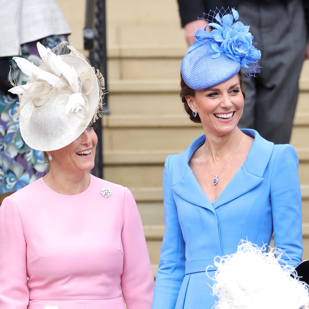 William and Kate send thank you cards to well-wishers | HELLO!