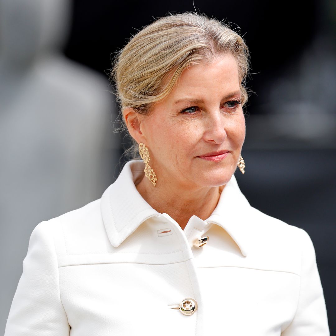 How to wear leather in your 60s and still look stylish like Duchess ...