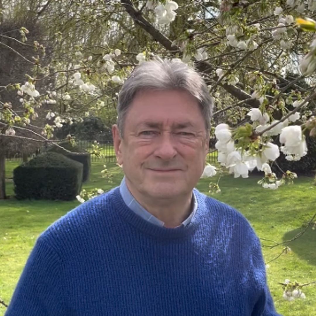 Alan Titchmarsh's rural £1.2m farmhouse in Hampshire with private wife ...